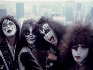 Kiss Vinyl Records and CDs For Sale | MusicStack